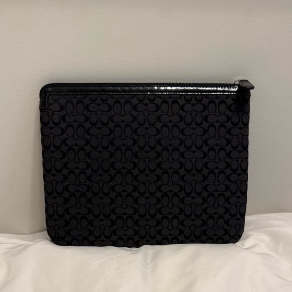 Coach | Bags | Coach Signature Canvas Zip Top 1 Padded Tablet Sleeve ...